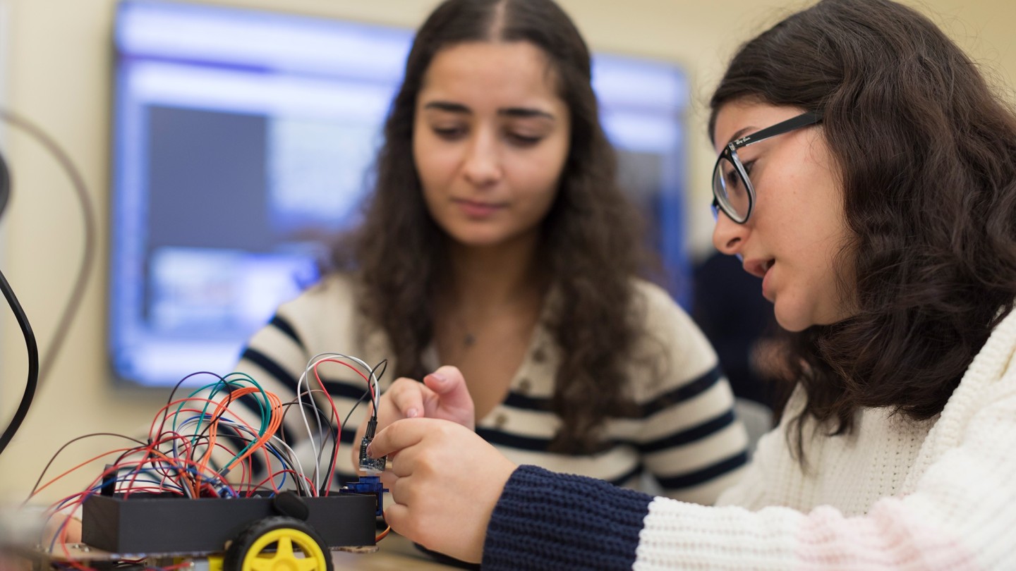 Electrical Engineering Major | Stonehill College