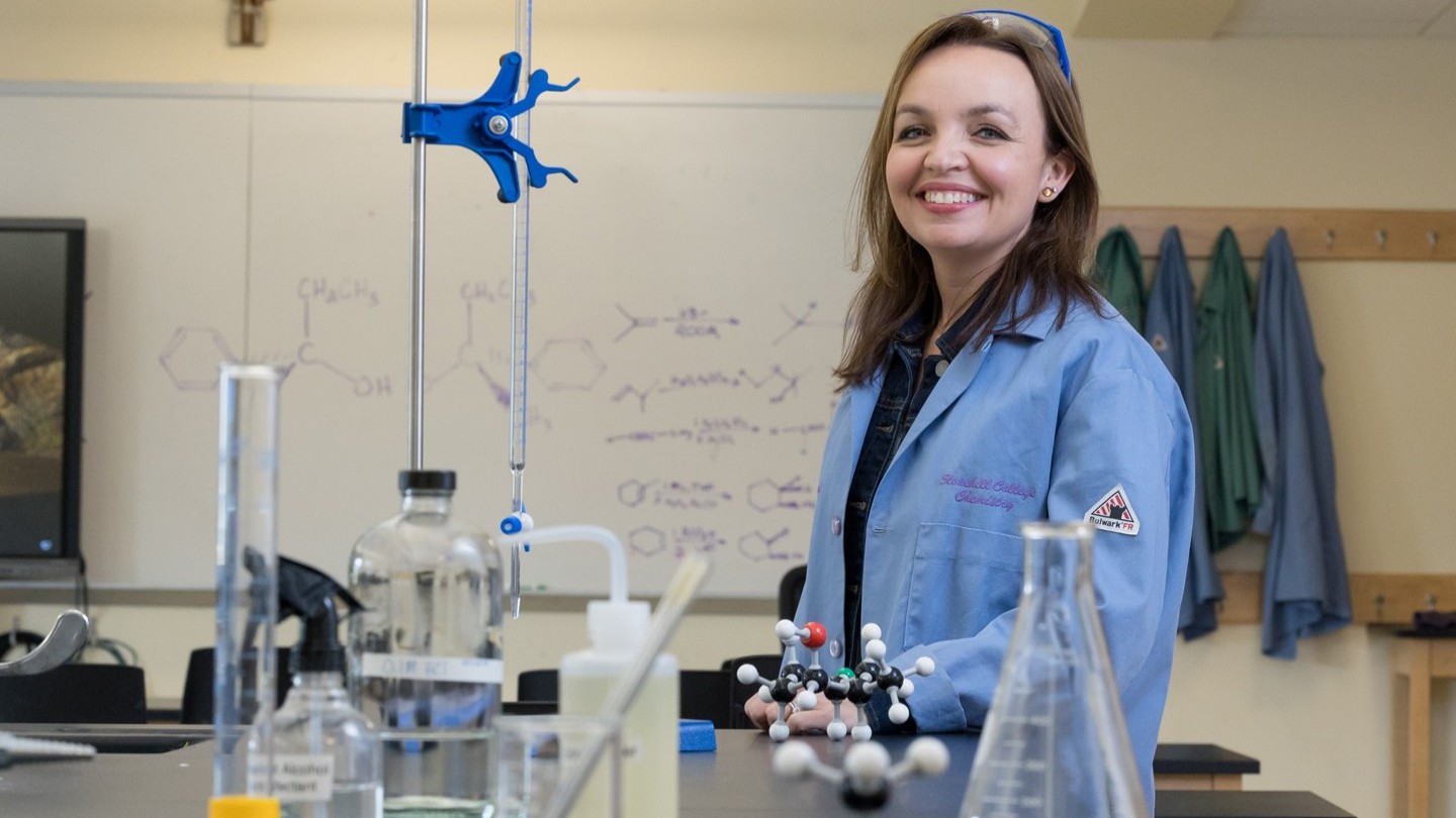 Chemistry Connection | Stonehill Alumni Magazine | Stonehill College