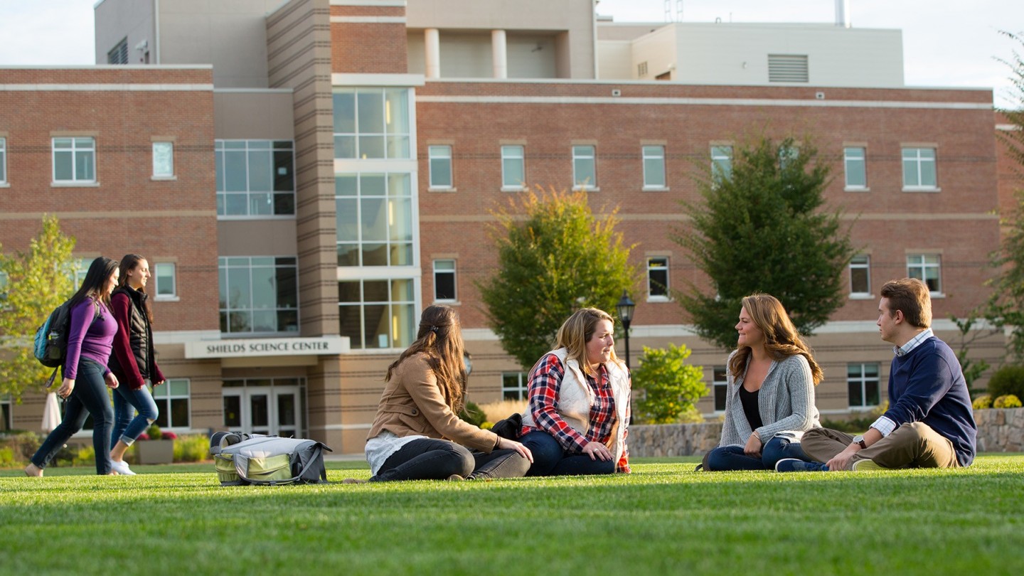 Shields Science Center | Stonehill College