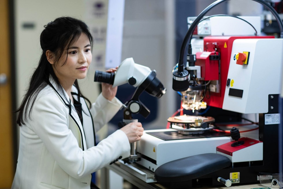 Photonics & Optical Engineering Certificate Program | Stonehill College