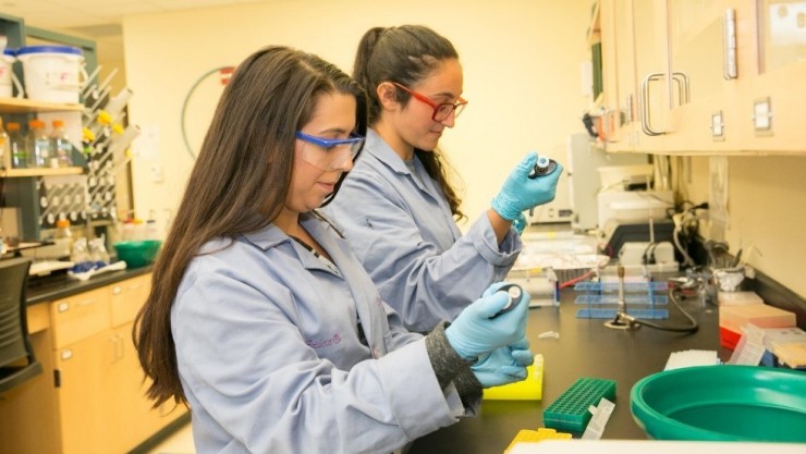 Thomas and Mary Shields Science Center | Stonehill College